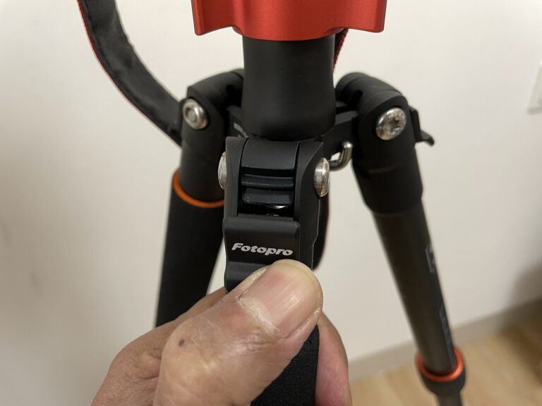 How To Use a Camera Tripod - Beginner's Guide